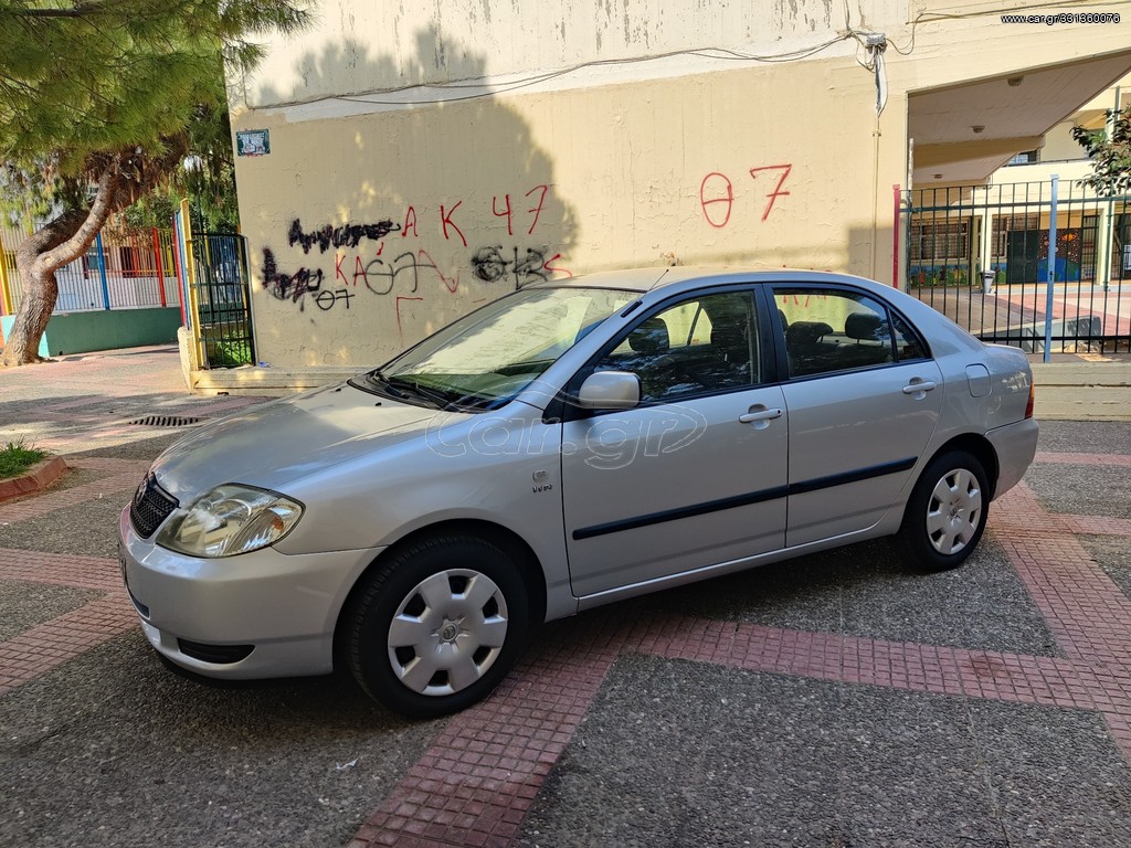 Spannende Toyota Corolla 03 Fotos