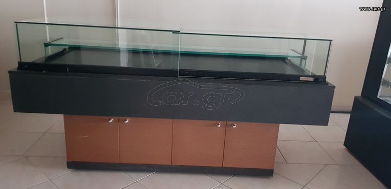Car.gr - Βιτρινα οριζοντια ουδετερη με κρυσταλλο και γρανιτη